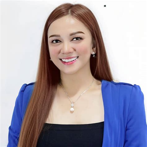 Habang Naglalakad Si Mami Sa Init Bumili Ako Ng Paninda Niya Sabi Ko