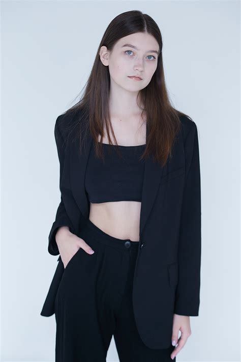 Kate Kh Quest Artists And Models