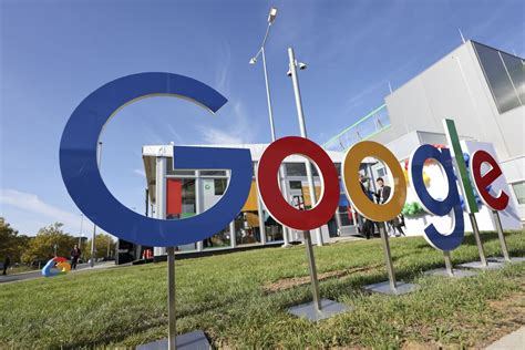 Google GOOGL Ends Switching Fees For Cloud Data Pressuring Amazon