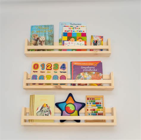 Комплект рафтове за детска стая Дърволенд