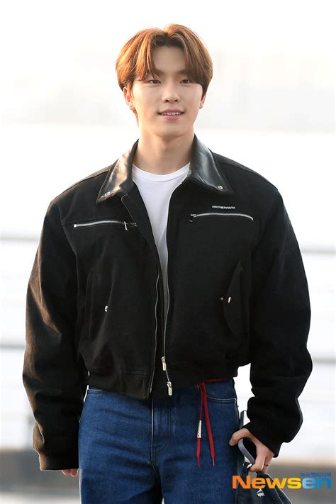 세븐틴 디노 ‘햇살보다 더 눈부신 멋짐 포토엔hd 뉴스인코리아