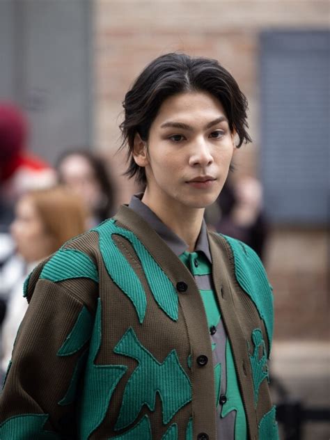 Snow Man 成員 Raul 是誰？村上真都深得時尚品牌的心，為日本品牌驚喜擔任天橋模特兒