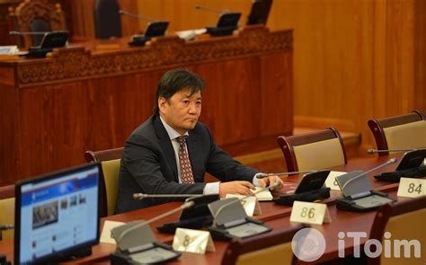 Ц Сандаг Очир Монголбанкны удирдлагууд бүрэн бүрэлдэхүүнээрээ огцор