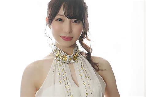 流川莉央 大好きなチンポにしゃぶりつくドスケベ痴女なお姉さん！フル勃起した肉棒をじゅぼフェラ 無料av動画