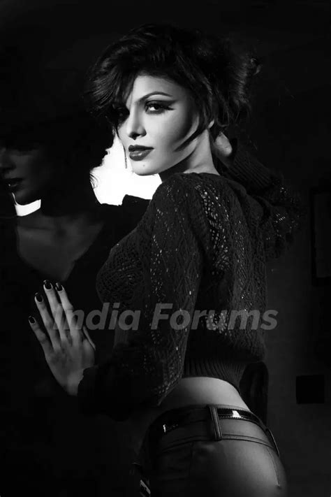 Sherlyn Chopra Photo 39202