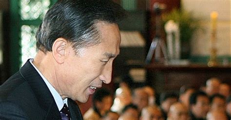 조계사 신년하례법회 참석한 이명박 대통령 당선인