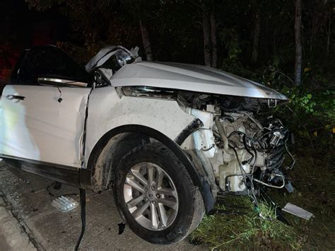 Tres Jóvenes Pierden La Vida Al Chocar Contra Un Poste En Nizao