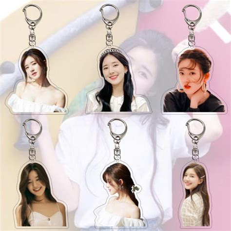 现货！赵露思钥匙扣挂件陈芊芊明星周边高清双面亚克力书包挂饰创意礼品zhao Lusi Key Chain Pendant Chen Qianqian Around The