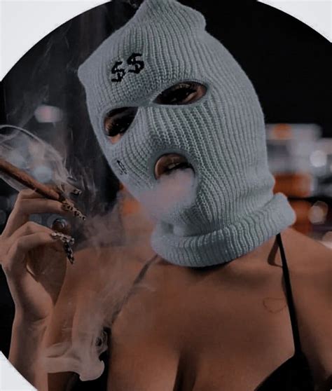 Jusxsantt Fotos De Casal Deitados Meninas Fumantes Fotos De Casais