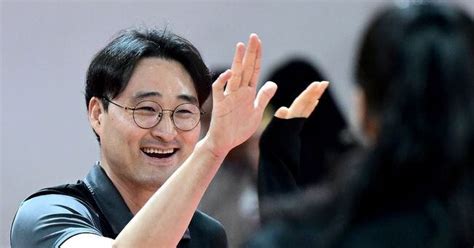 [사진]페퍼저축은행 이경수 감독대행 승리 미소 활짝 조선비즈