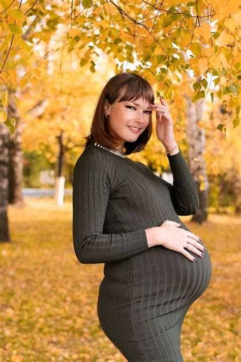 Pin On Pretty Pregnant Model Pretty Pregnant Pregnant Model