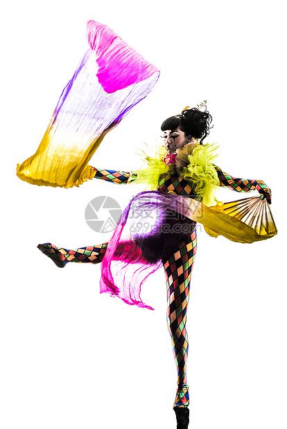 马戏团舞女表演者环绕光影舞蹈家服装女性成人阴影小丑歌女成年人面纱女士高清图片下载 正版图片322078866 摄图网