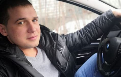 Хлопчик все дитинство шукав свою маму а коли зустрів її — не міг