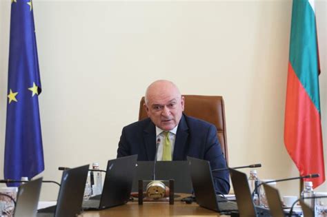 Премиерът Главчев заяви че е най добре редовно правителство да подпише споразумението с Украйна