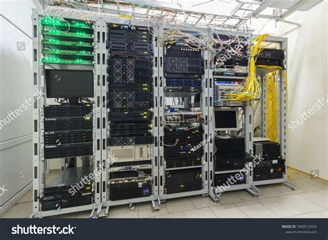 21 317 Server Rack Cables Images Stock Photos Vectors Shutterstock