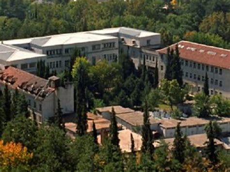 Директорът на „Югозападна болница“ в Сандански Цели отделения ще затворят