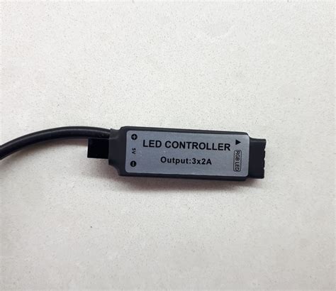 מונלד דימרים ובקרים לתאורת לד בקר ושלט אלחוטי USB RGB IR מתח הפעלה 5V חיבור USB