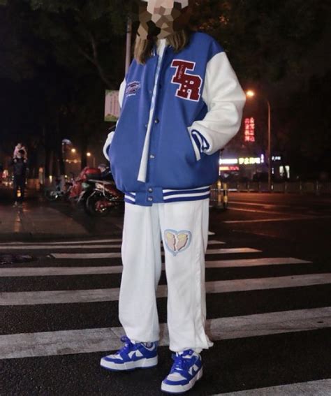 ۲۱ مدل لباس بیسبالی دخترانه ۱۴۰۲ ؛ جدیدترین سویشرت های بامبر جکت 2023