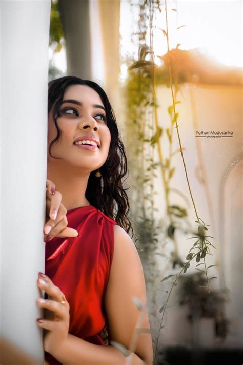 Rashmi Rupasinghe Added A New Photo Rashmi Rupasinghe