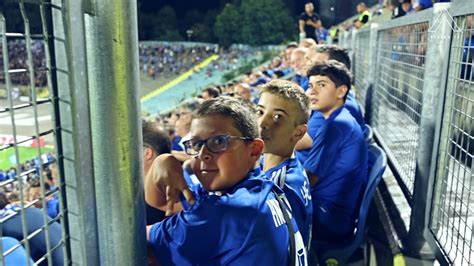 Голът на Кристиан Димитров срещу Хебър от 3 гледни точки Youtube