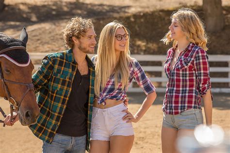 Pictures Of Lesbian Threesomes Girls Stills Legraybeiruthotel