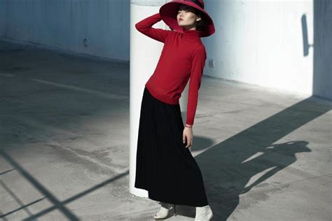 These 8 Fashion Mistakes Will Make You Look A Lot Older Page 3 Of 4