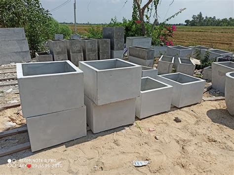 ขนาด 60x60x40cm กxยxส อ่างเลี้ยงปลา อ่างปูนซีเมนต์ อ่างปูนเปลือย มีรูระบายน้ำออก ขนาด 6 หุน