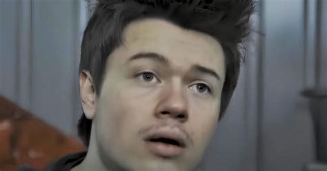 Ator De Sex Education é Condenado à Prisão Por 26 Ofensas Sexuais Gzh