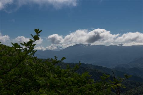 052 至仏山が顔を出し燧ヶ岳の雲もp切れてきた okumusashi Flickr
