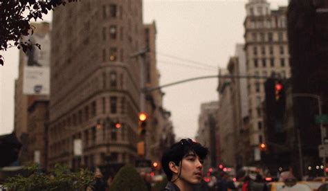 รวมรูปภาพของ ประวัติ จี๋ สุทธิรักษ์ หนุ่มหล่อลุคเท่ ลูกชายเจี๊ยบ พิสุทธิ์ ร็อกเกอร์ดังของ