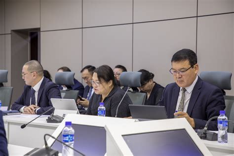 Сургалтын хөтөлбөр агуулга сурах бичгийг шинэчлэх ажил үргэлжилж байна