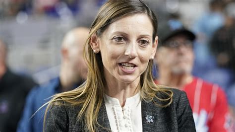 Caroline Oconnor Devient Présidente Des Marlins De Miami Radio Canada Ca