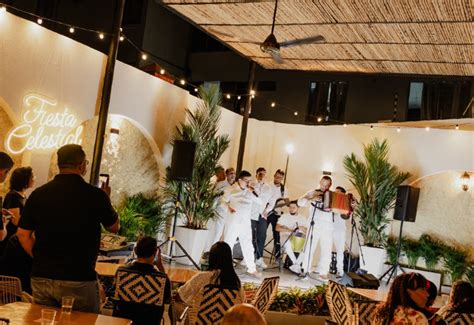 Noche De Adoración En Lanzamiento De Fiesta Celestial
