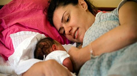 Noursat الرضاعة الطبيعية أفضل بداية ممكنة للحياة بوصفها مصدر الغذاء