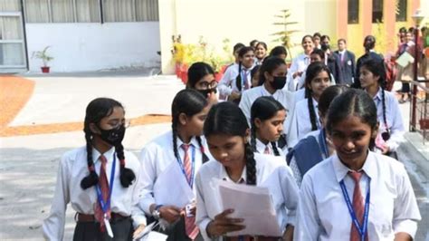 Cbse Board Exam 2025 आज से 10वीं और 12वीं बोर्ड परीक्षा शुरू देशभर के