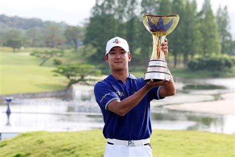 Sbs Golf 뉴스 전체 뉴스 ‘제66회 Kpga 선수권대회 챔피언 최승빈의 2024 시즌 각오 36년만의 대회 2연패 및 다승 이뤄내고 싶어” Sbs Golf