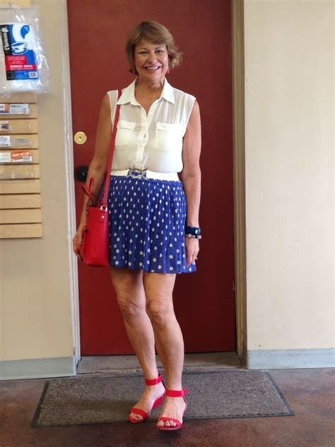 Naughty Cougar Girls