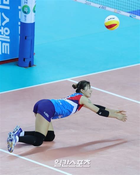 포토 전새얀 몸 던진 리시브 모바일 JTBC뉴스