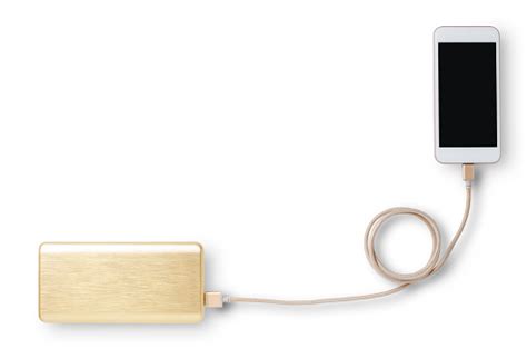 파워 뱅크는 스마트 폰을 충전합니다 흰색 배경에 격리 복사 공간 Usb 케이블에 대한 스톡 사진 및 기타 이미지 Usb 케이블 두 물체 속도 Istock
