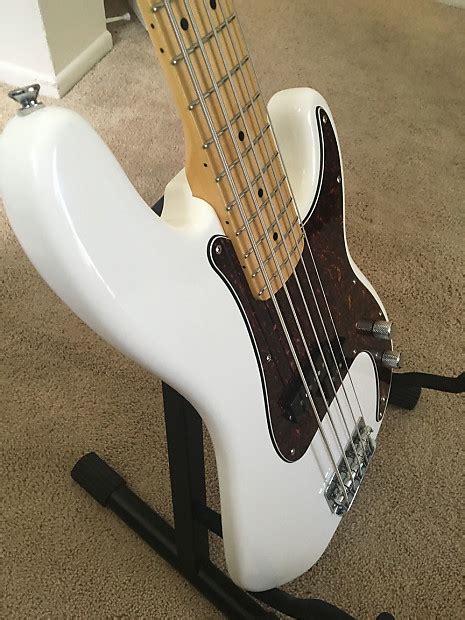 Squire 2015 Olympic White 5 String Bass Reverb