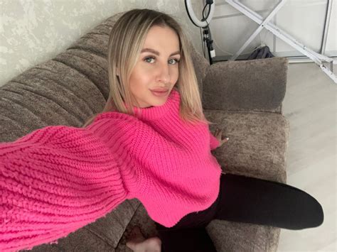 Your Mom Next Door Is Waiting For You Regirlfeet