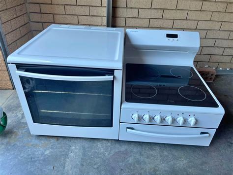 Westinghouse Wde147wa L Elevated Electric Fan Forced Oven Stove