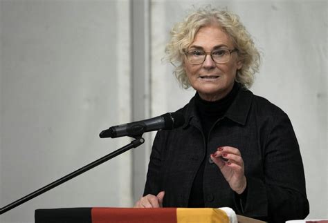 Німеччина виснажила запаси зброї яку може постачати Україні міністр оборони ФРН Новости