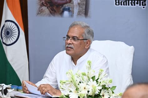 हरेली पर इस बार गेड़ी प्रतियोगिता हरेली के दिन स्कूलों में गेड़ी नृत्य