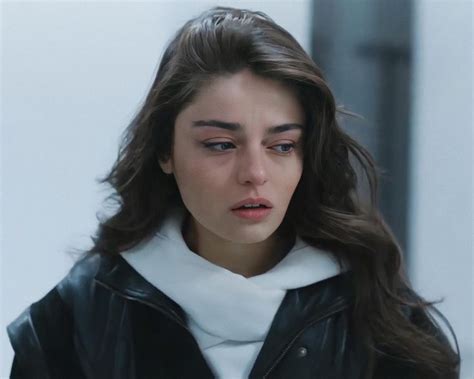 Pin By Cerasus 🍒 On Turkish Actresses Dizleri Ayça Ayşin Turkish