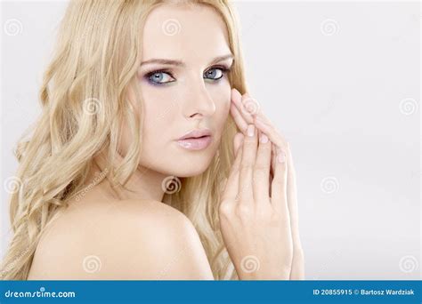 Mujer Bonita Joven Imagen De Archivo Imagen De Adulto