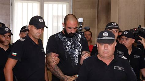 Кръв по дулото на пистолета от момиче и по маратонката от мъж издават Чавдар Бояджиев 168 Часа