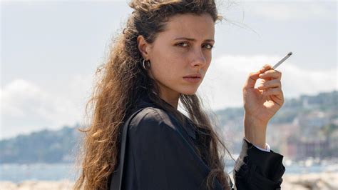 Celeste Dalla Porta Parthenope Mi Ha Fatto Sentire Il Peso Degli Anni
