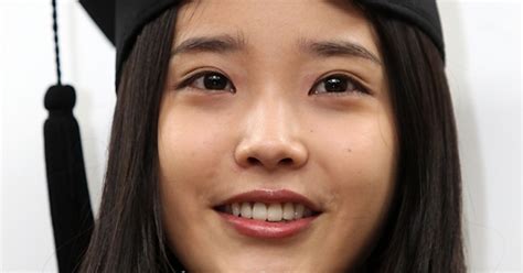 고교졸업 아이유 성인이 되면 가장 하고 싶은 일은