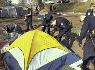 Us Heartless Sacramento Police Move To Disperse Homeless Camp
